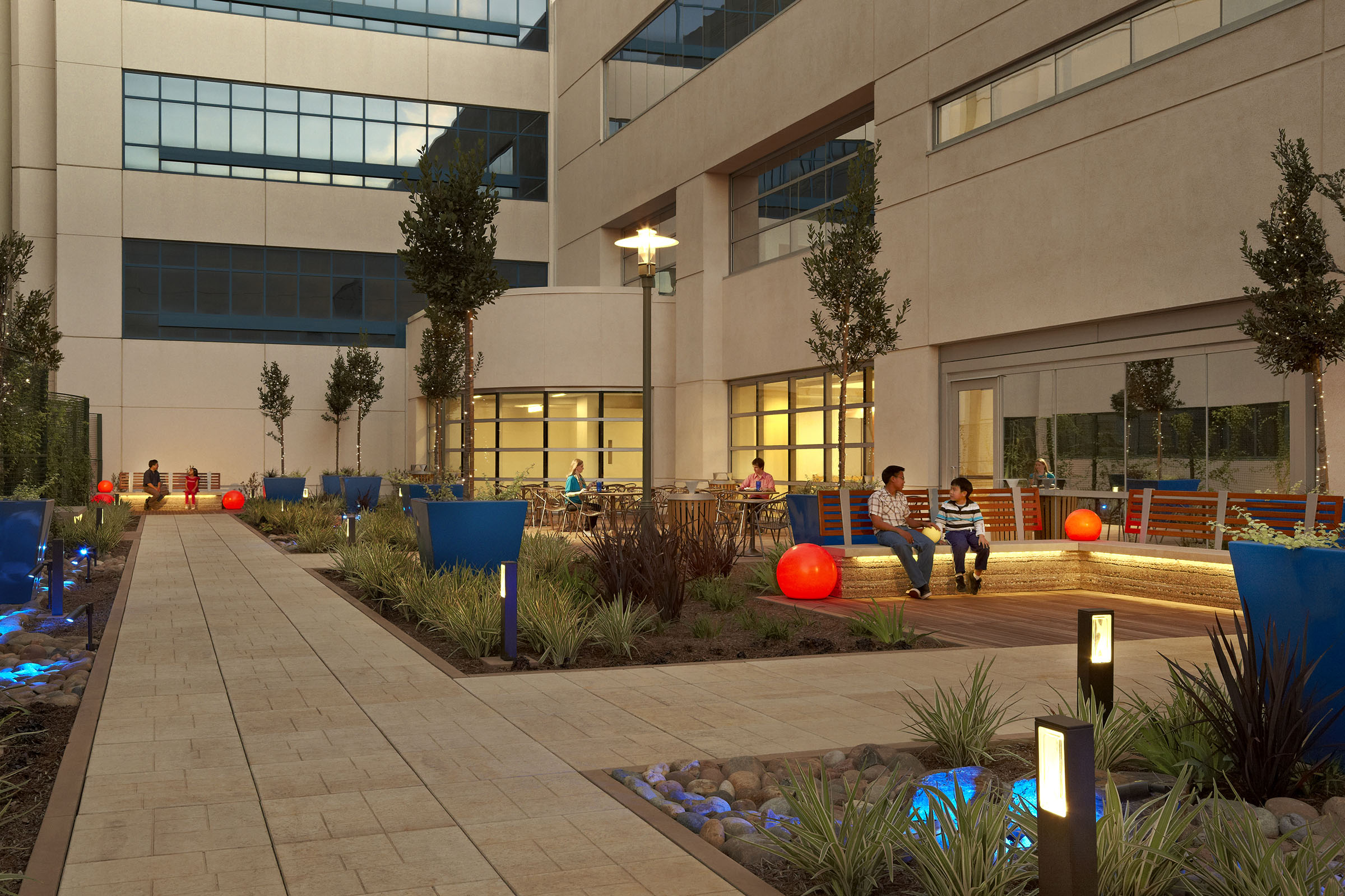 0054-13_CHOC_Childrens-Hospital – Lighting Design Alliance